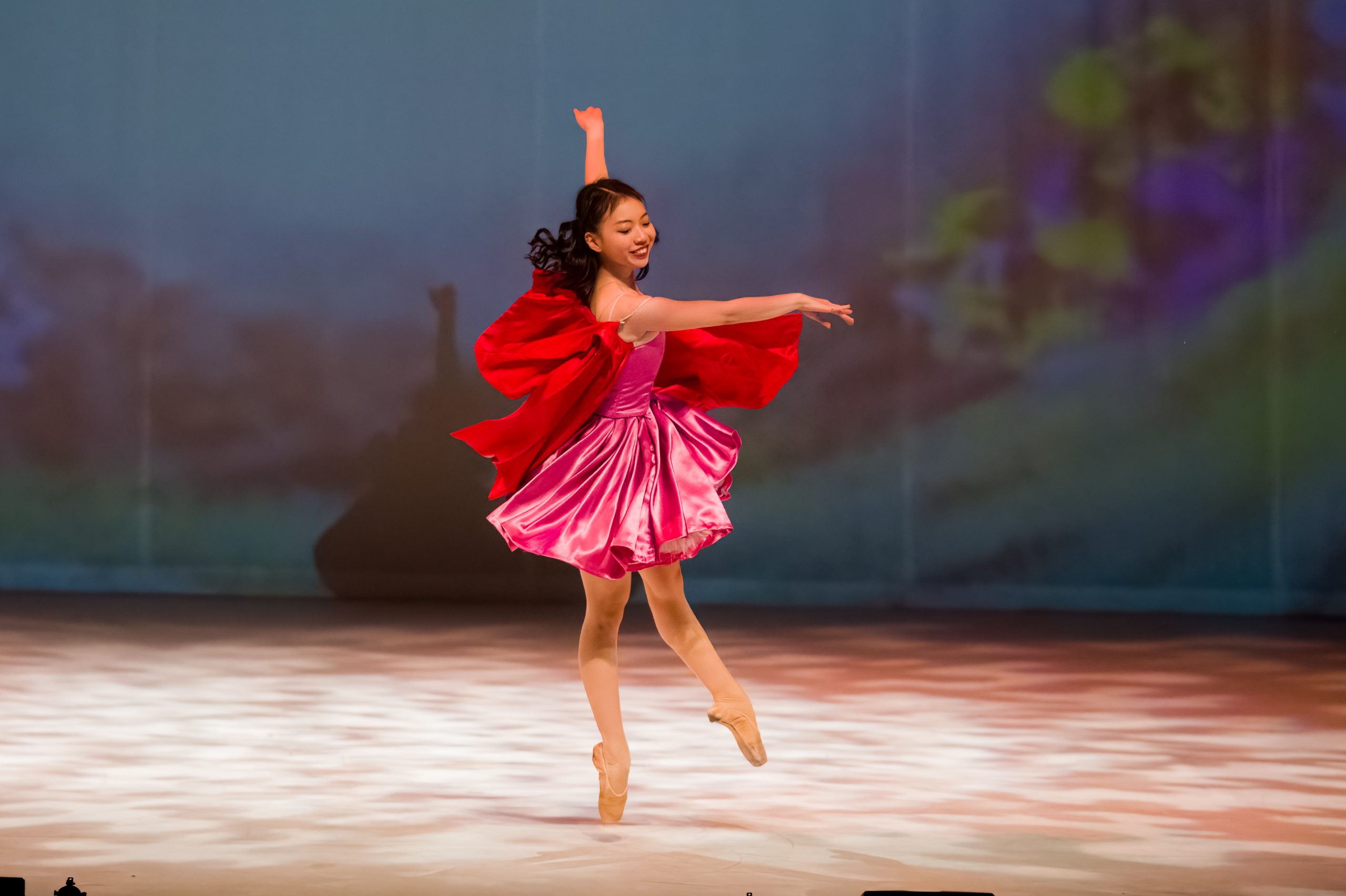 Hugan Fach Goch a'r Tri Mochyn Bach O lyfr Cerddi Ffiaidd Roald Dahl ...