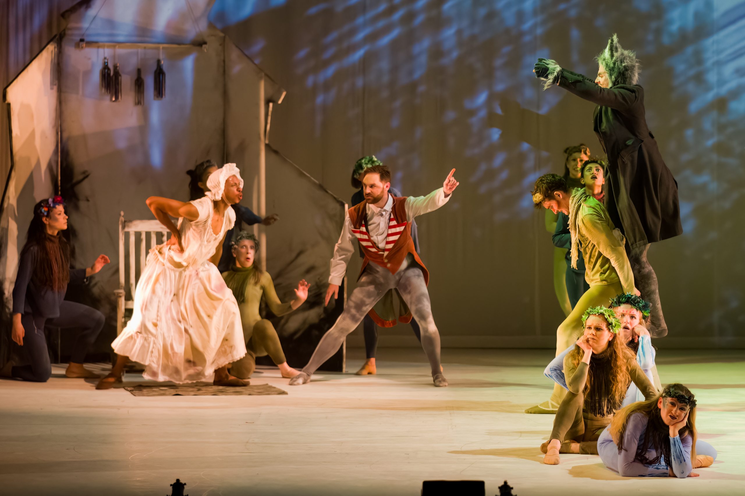 Roald Dahl: Little Red Riding Hood And The Three Little Pigs – Ballet Cymru