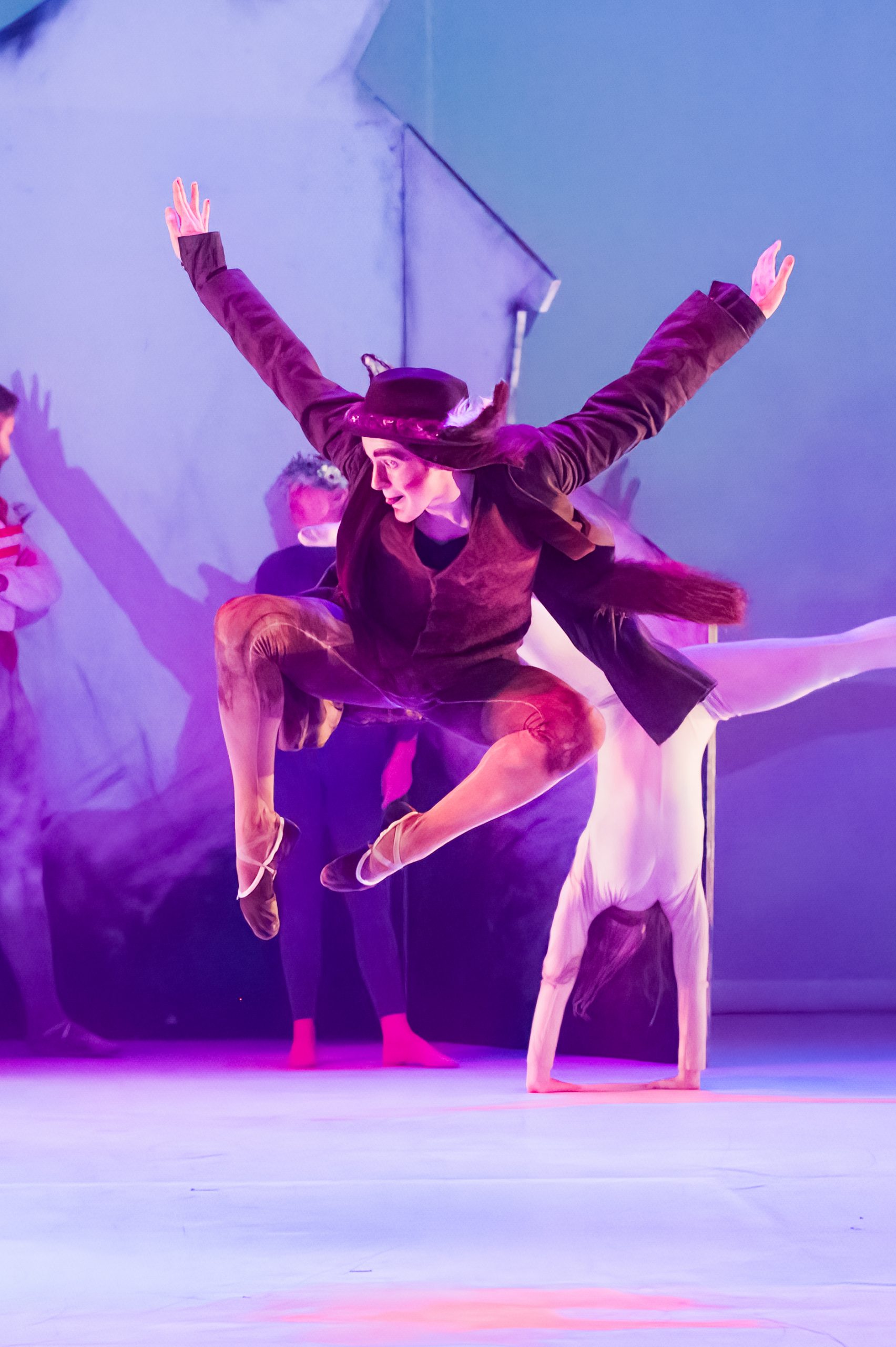 Roald Dahl: Little Red Riding Hood And The Three Little Pigs – Ballet Cymru